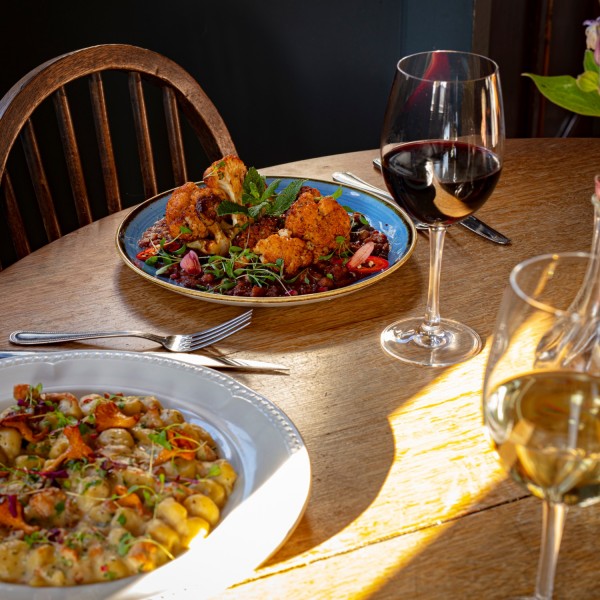 THE DUKE WANSTEAD • Wanstead's neighbourhood pub and dining room